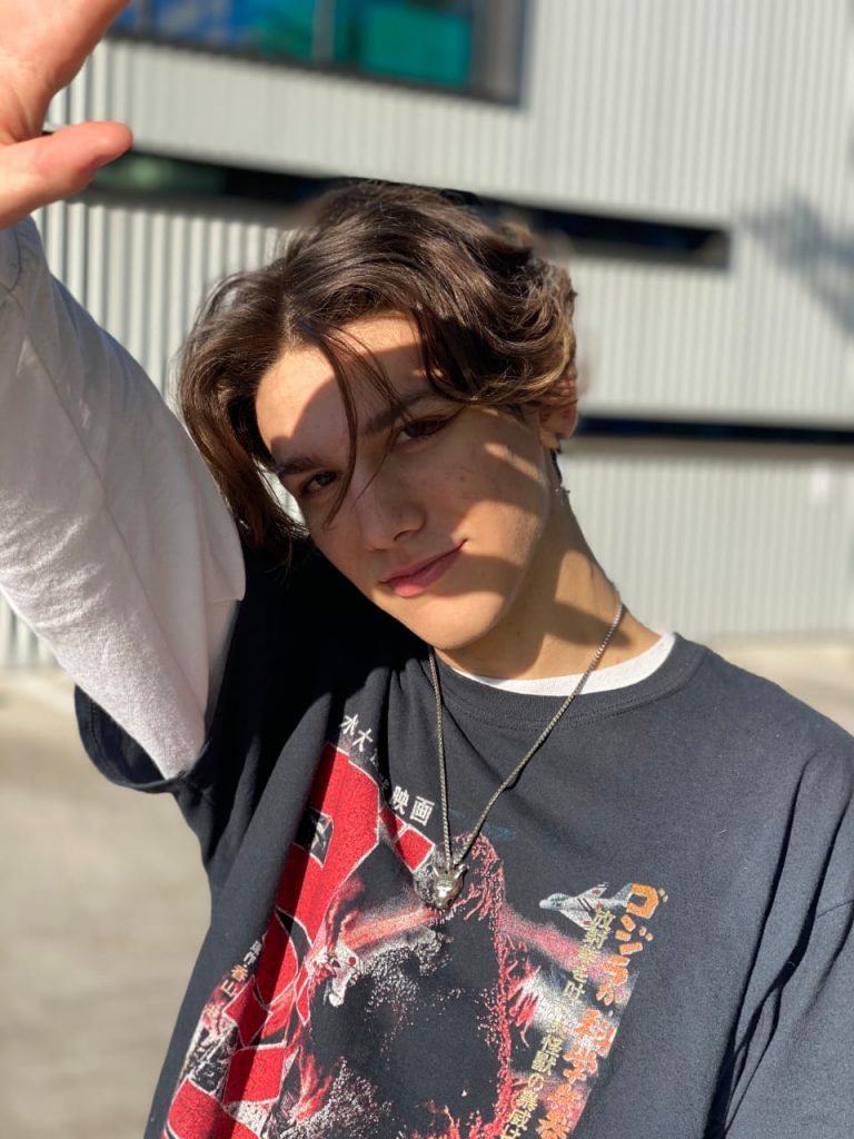 Talented Influencer teaches couples how to cuddle in a viral video ...