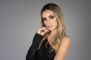 This Cosmetologist Lives a Double Life as a Social Media Star | America ...