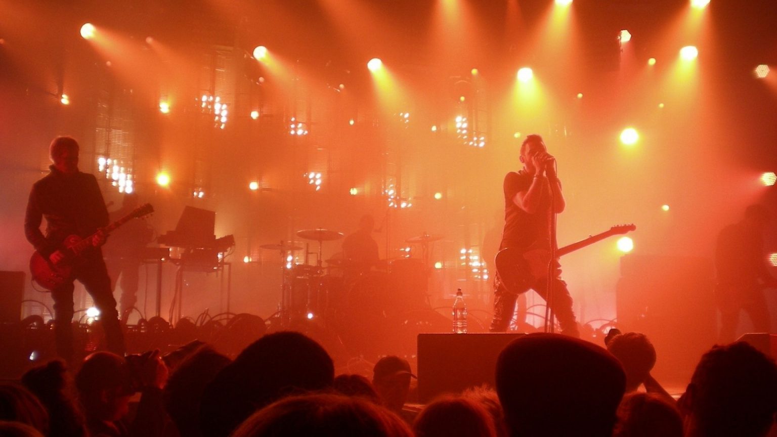 Performing Live: 7 Tips from Top Artists | America Daily Post